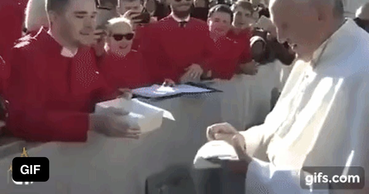A guy from my uni managed to swap hats with the Pope. - 9GAG