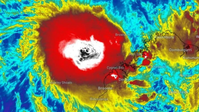 Tropical Cyclone Isla, currently bearing down on Western Australia has ...