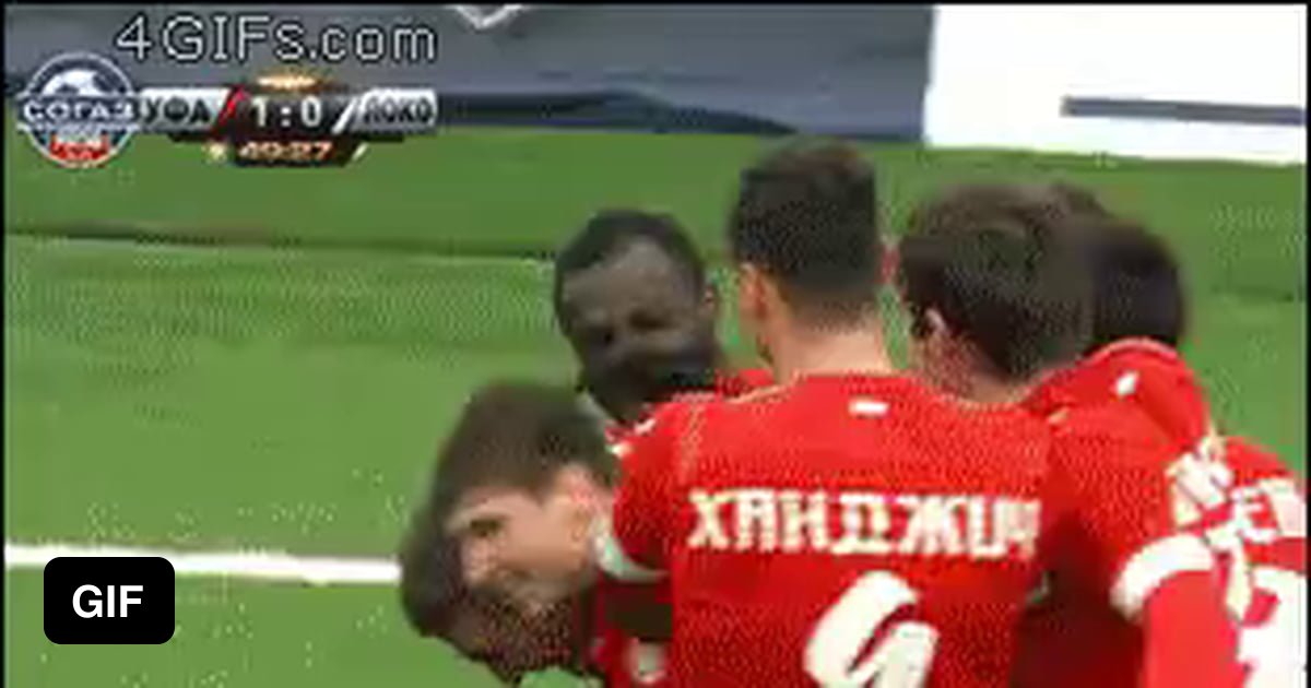 The more excited the more handsy guys get - 9GAG