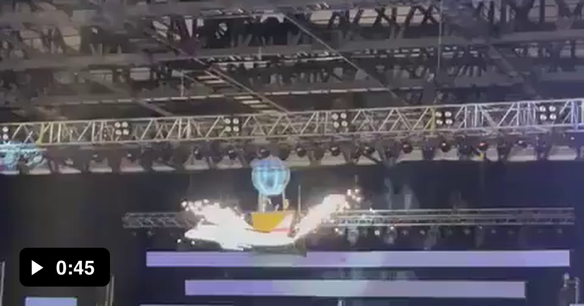 CEO falls to his death at corporate extravaganza. - 9GAG