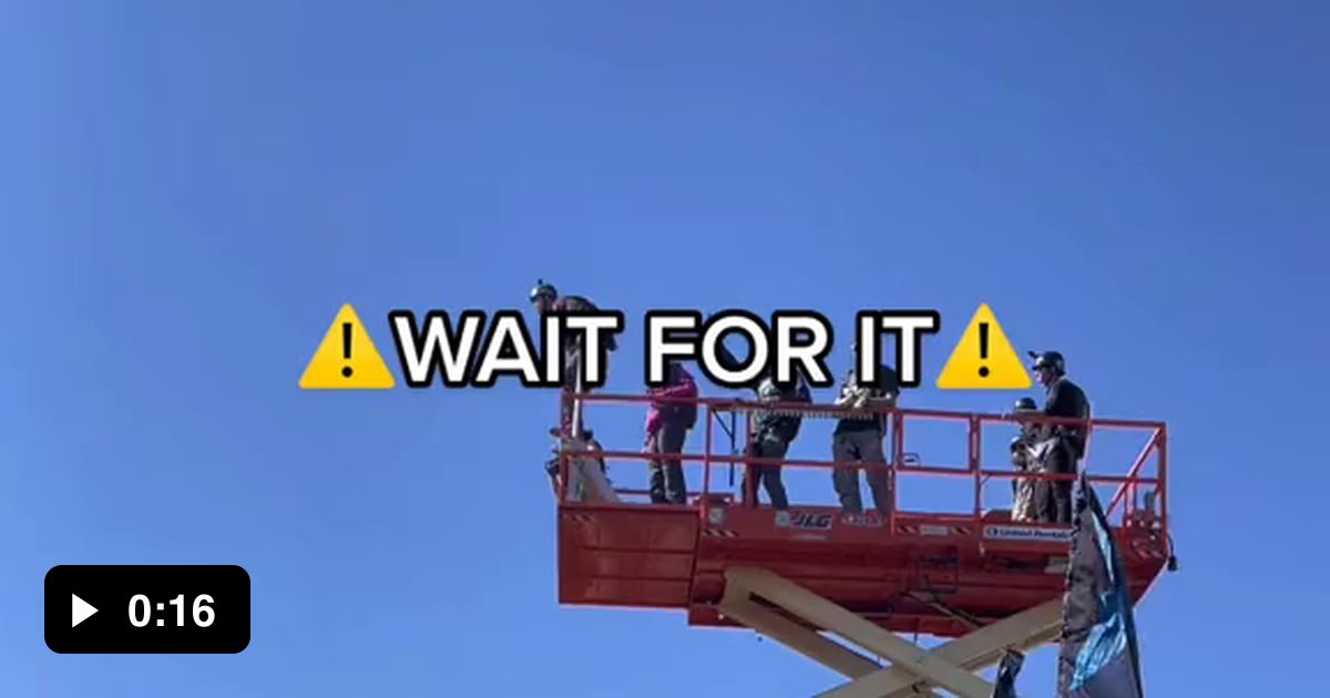 Let's do a trippe base jump. Sure - what can go wrong? - 9GAG