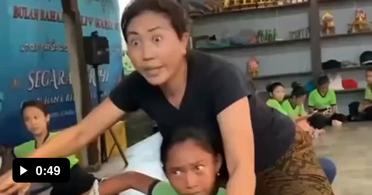 Balinese Dance Performance Training - 9GAG