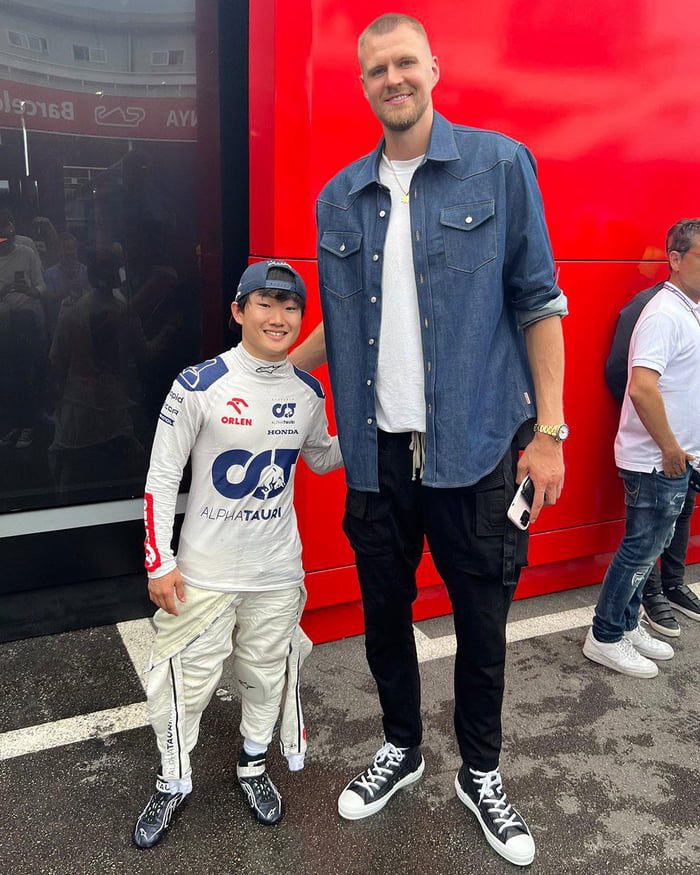 5'3" Yuki Tsunoda and 7'3" Kristaps Porzingis - 9GAG