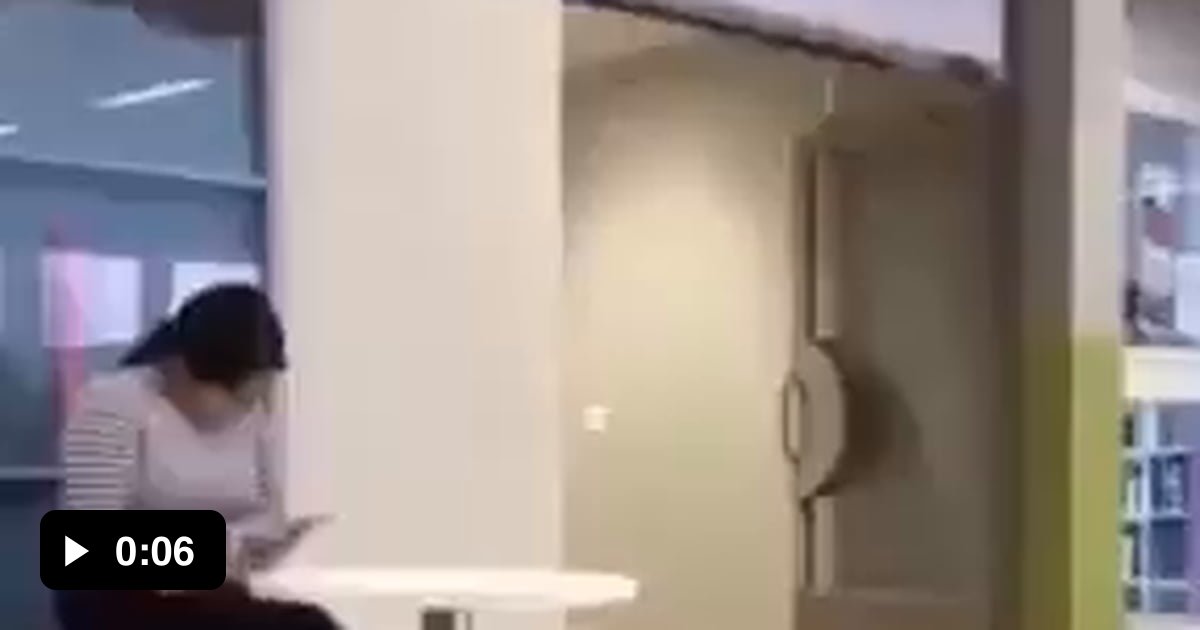 And here I was thinking libraries were for smart people - 9GAG