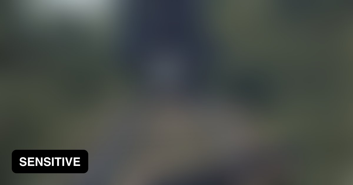 This is a real stunt from the 1927 film "The General" - 9GAG