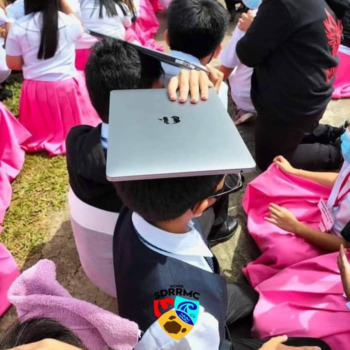 May lindol mga slapsoils - 9GAG