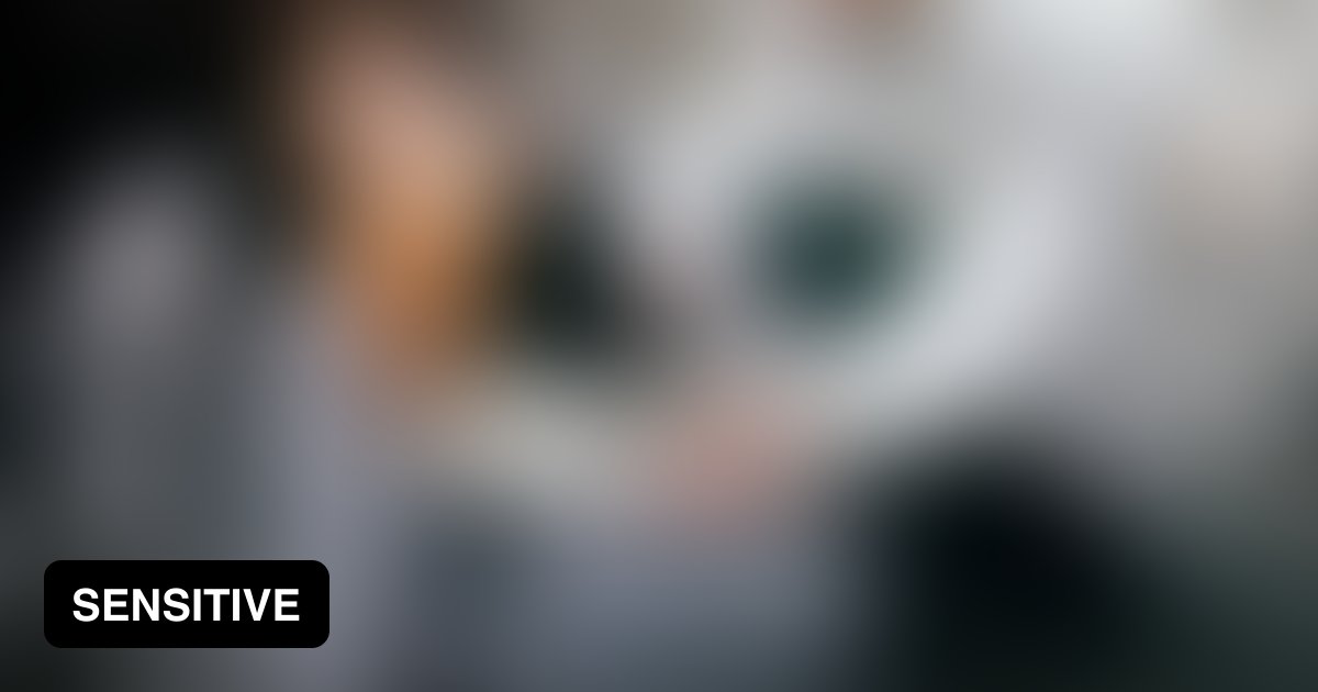 Scientist Vladimir Demikhov giving water to his experiment 1955. - 9GAG