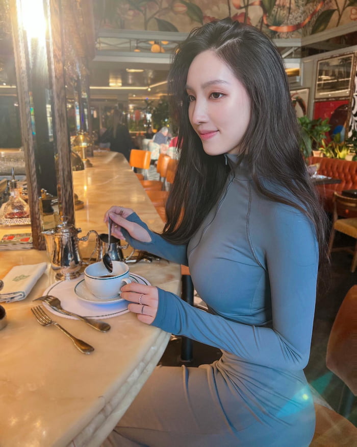 Pretty asian girl - 9GAG