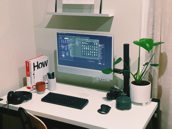 Graphic designers minimal setup - 9GAG