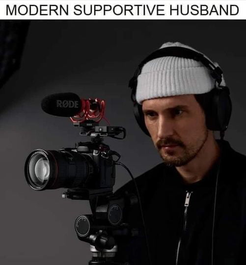 Real Men Watch His Partner Spread Her Butt Hle Live While Moderating 4821