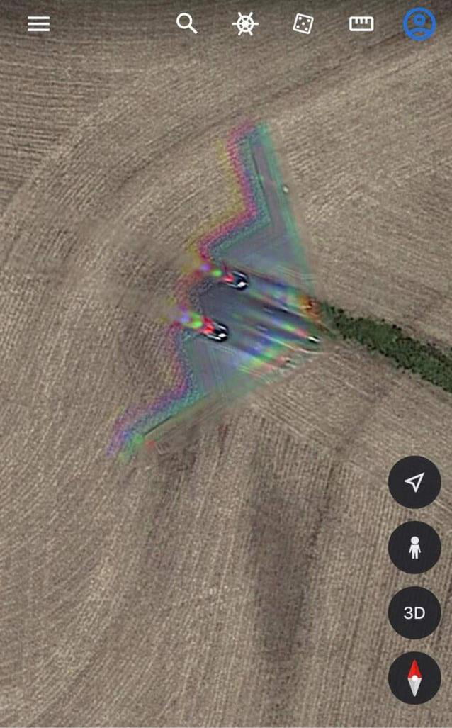 A stealth bomber in flight caught on Google maps - 39 01 18.5N. 93 35 ...