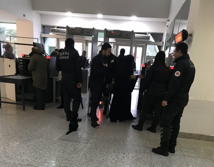 Courthouse Security - 9GAG