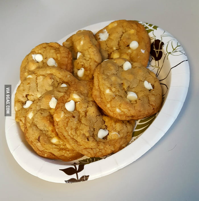 50/50 bar cookie...or Orange Julius cookie? (With walnuts) - 9GAG