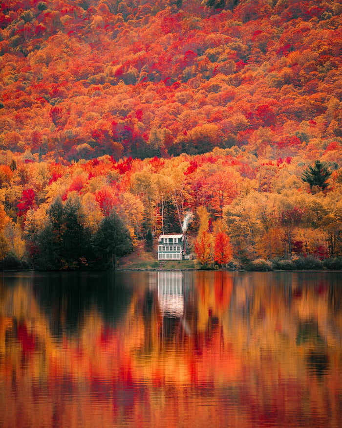 House on the autumn shores of Lake Elmore, Elmore State Park, Lamoille ...