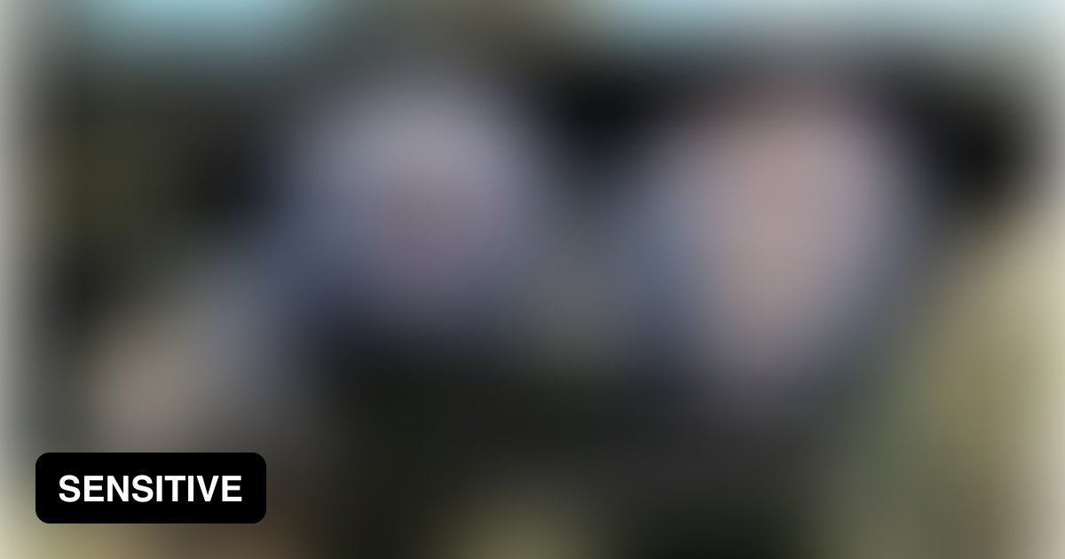 She’s equipped with a good sized floatation device. - 9GAG