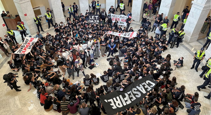 Left wing radicals storm theUnited States Capitol trying to prevent its ...