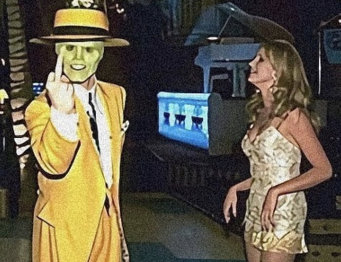 Jim Carrey and Cameron Diaz on the set of The Mask (1994) - 9GAG