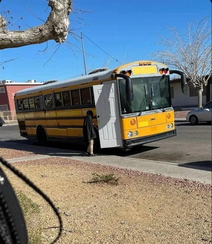 Even the ghetto has buses - 9GAG