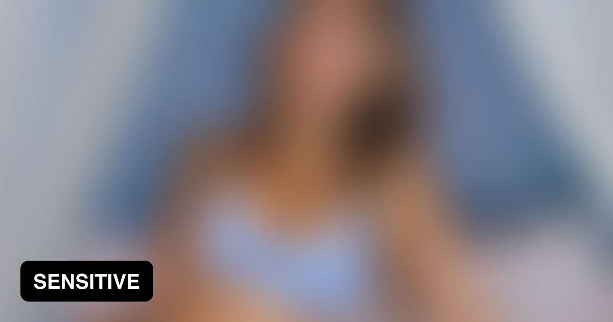 Showing off the new set her bf bought - 9GAG