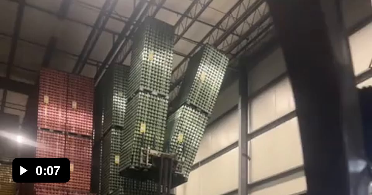 The way these cans fall is oddly satisfying - 9GAG