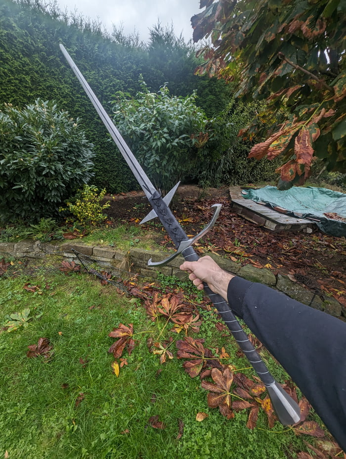 I heard we're sharing swords - 9GAG