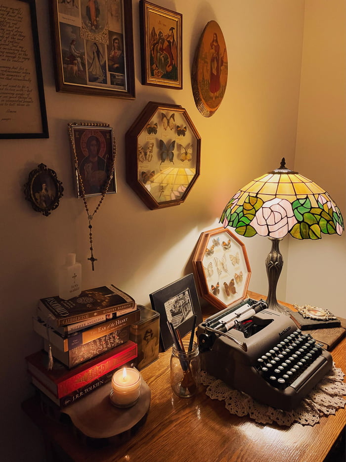 Always wanted a cozy writing desk. Finally have one! 🕯 - 9GAG