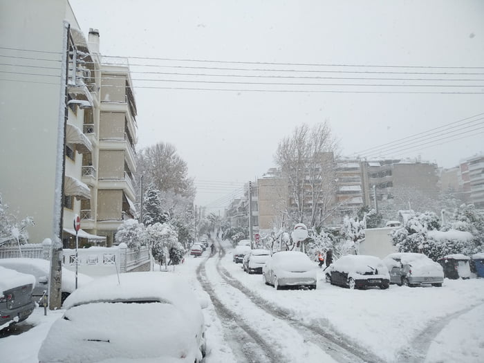 Κάτι από χιόνι στο Χαϊδάρι. 16/02/2021. Για να γίνει το Greek section ...