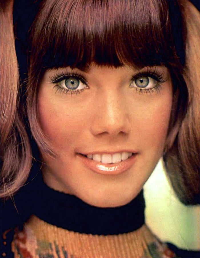 Barbi Benton // 1973 // (by Mario Casilli) - 9GAG