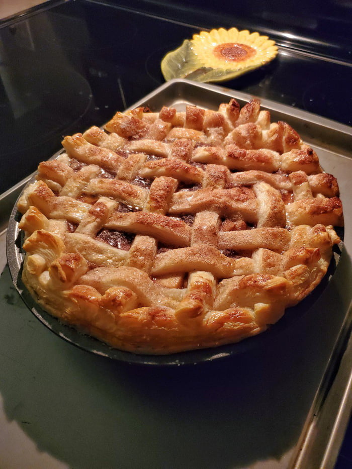 Puff pastry apple pie - 9GAG