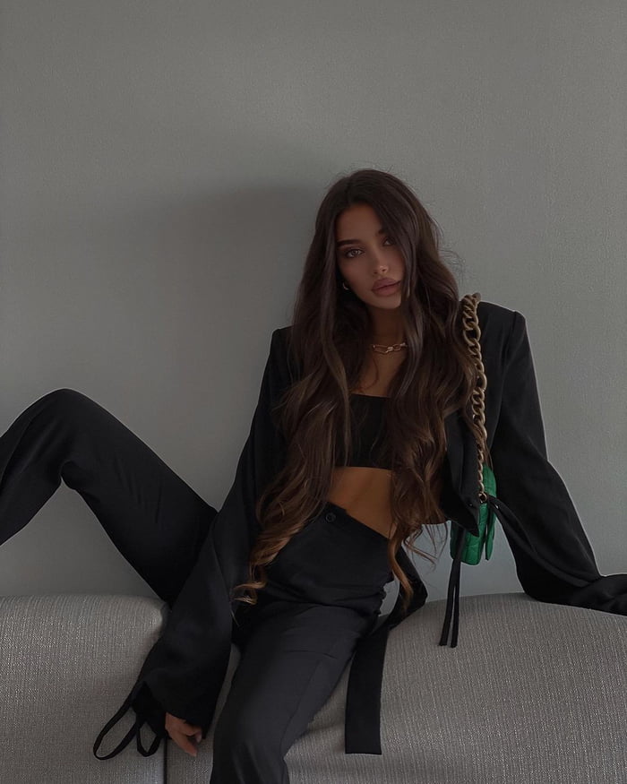 Goddess in a crop-top Suit - Lusya Abramovskaya @abramovskaya - 9GAG