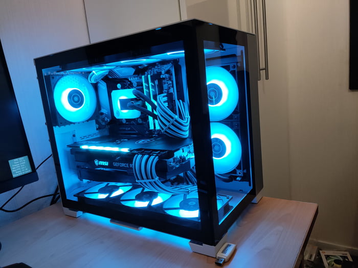 My first own build Desktop! - 9GAG