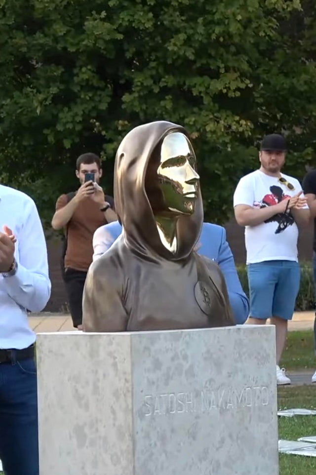 1st public Satoshi Nakamoto statue - 9GAG