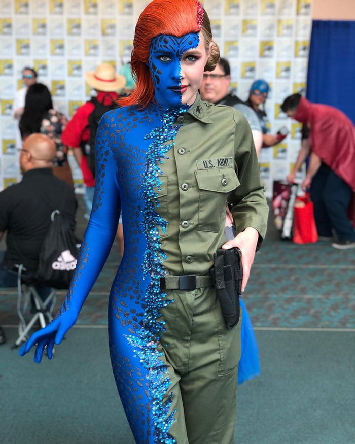 This Mystique cosplay mid merge (by magnetomystique) - 9GAG