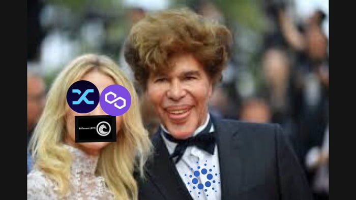 I think he’s In love … - 9GAG