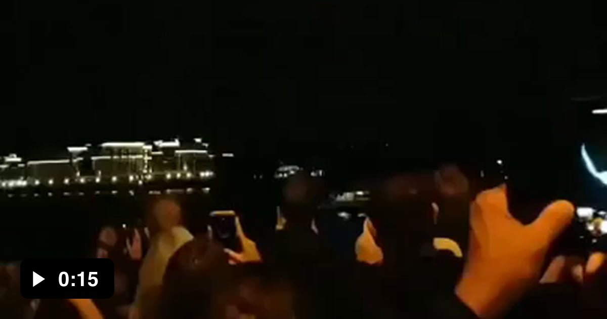 Drone light show mimicking a flying bird - 9GAG