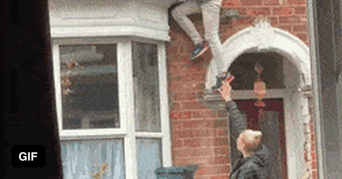 Wall climbing champ - 9GAG
