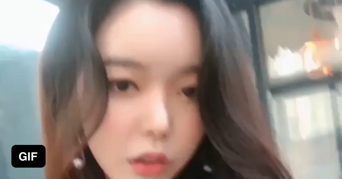 Dal Shabet Serri Tits #102 (Showing off her proud cleavage for Collabo X Event) - 9GAG