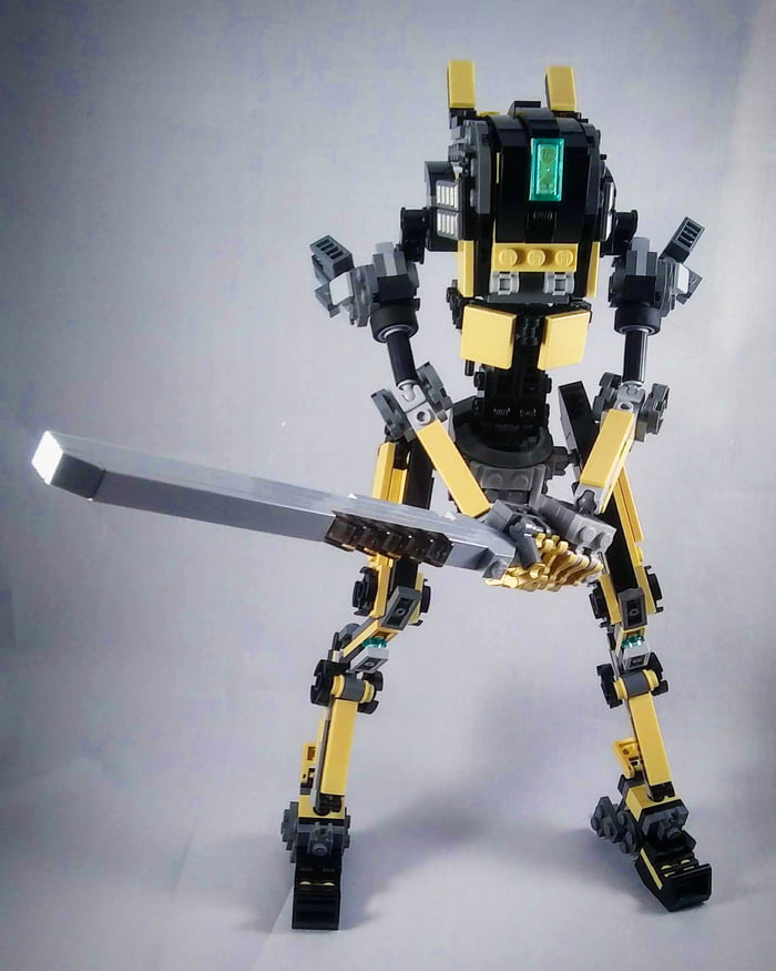 Titanfall 2 Ronin Mech with Sword - 9GAG