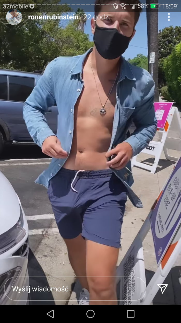 Ronnen Rubinstein. Damn, look at that hot bulge! - 9GAG