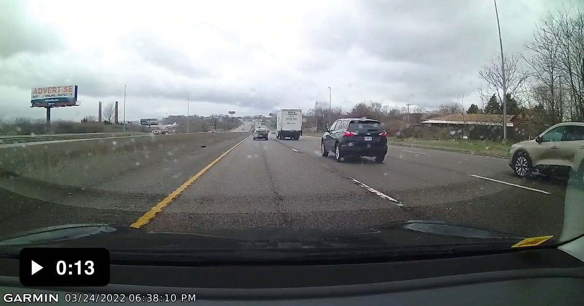Perfect place to stop! (multi-car crash behind me) - 9GAG