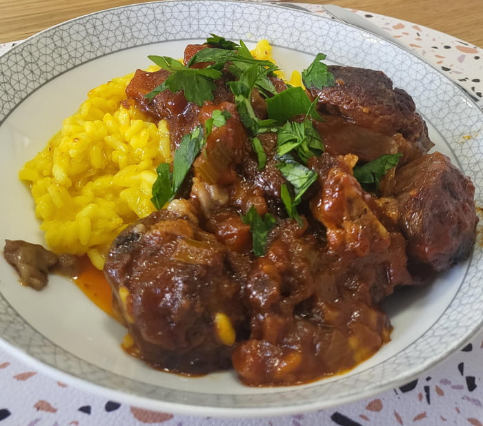 Home-made osso bucco with Milanese risotto - 9GAG