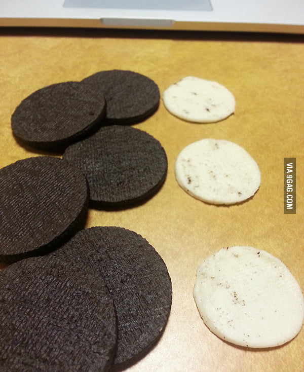 PERFECT Oreo Separation... - 9GAG