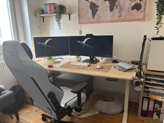 WFH Setup - 9GAG