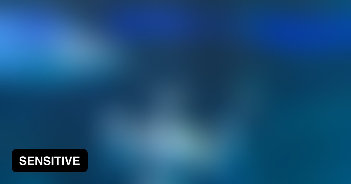 Just a normal day at the aquarium, until dinner time - 9GAG