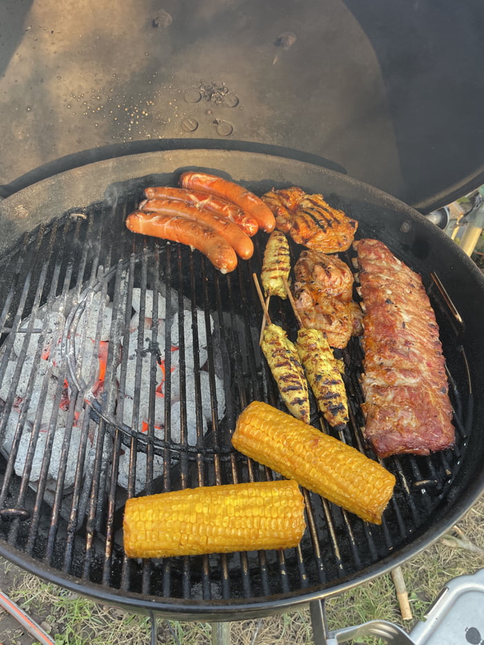 Not bots just bbq - 9GAG