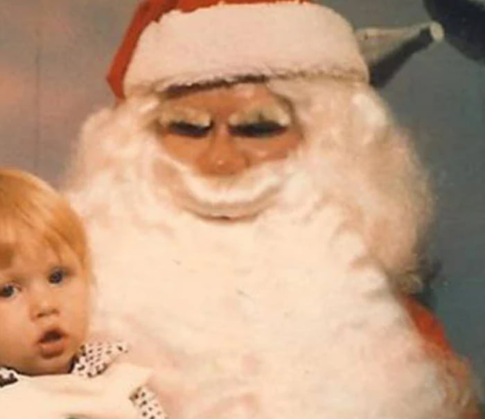 Christmas Eve visit from weird Santa. - 9GAG