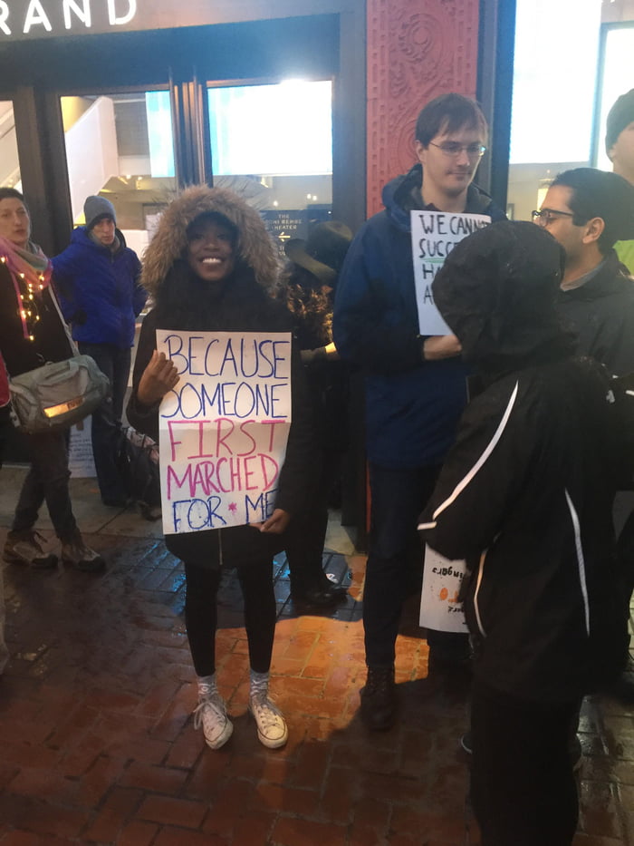 Solidarity always makes me smile - 9GAG