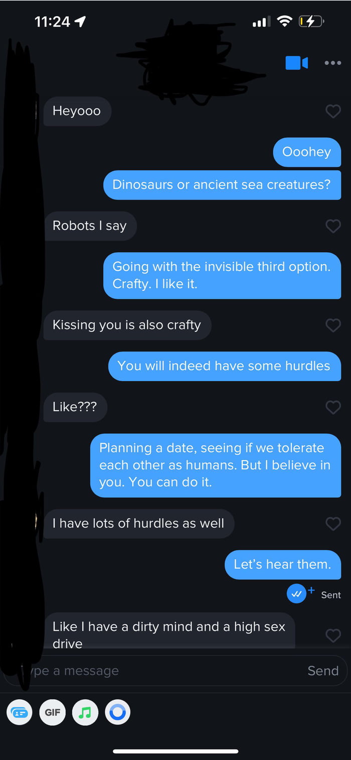 Man cock blocks himself. - 9GAG