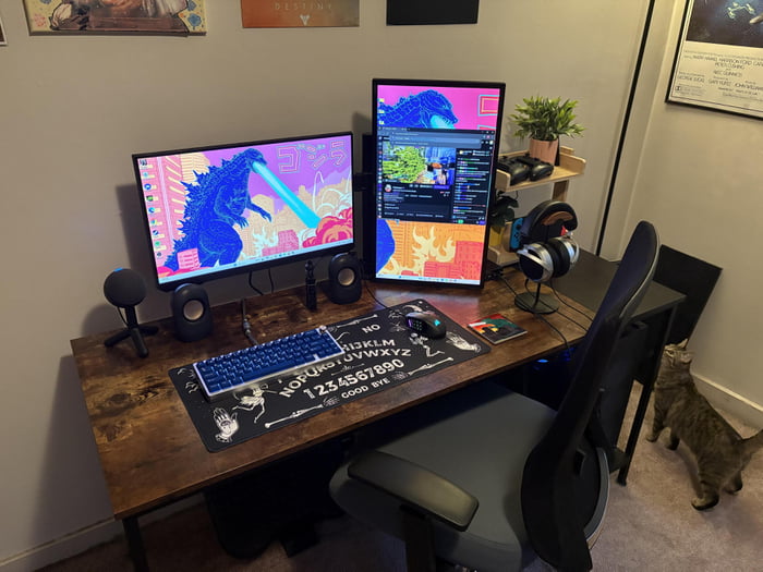 Current set up. Time for a bigger desk - 9GAG