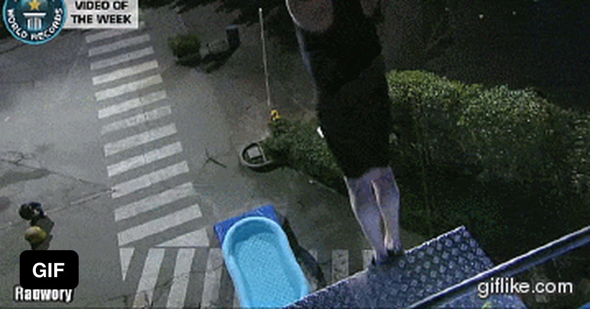 Guinness World Record - The highest shallow dive (from a height of 11 ...